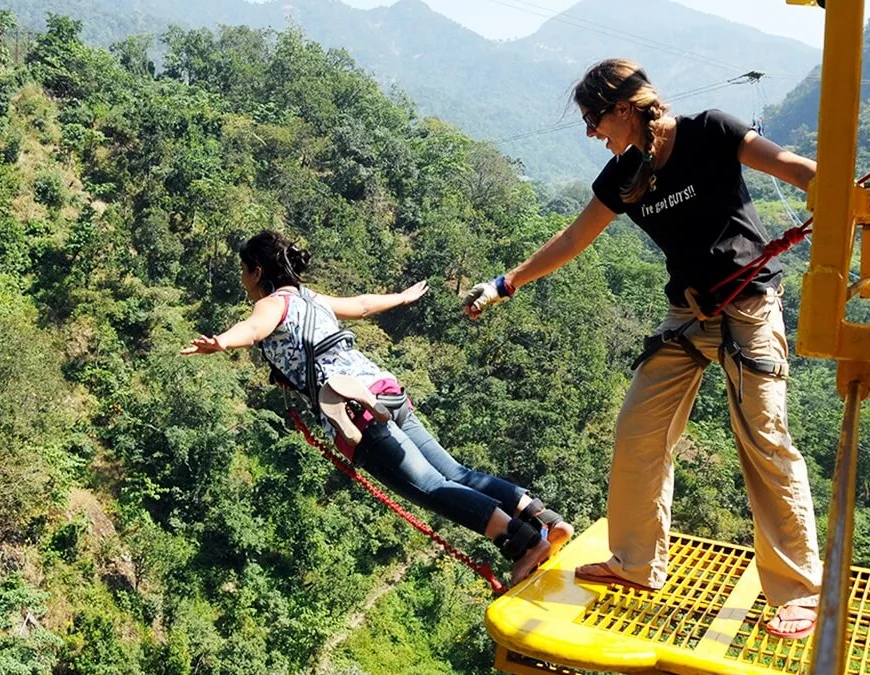 Activity Bungee Jumping - Camp Ganga Waves